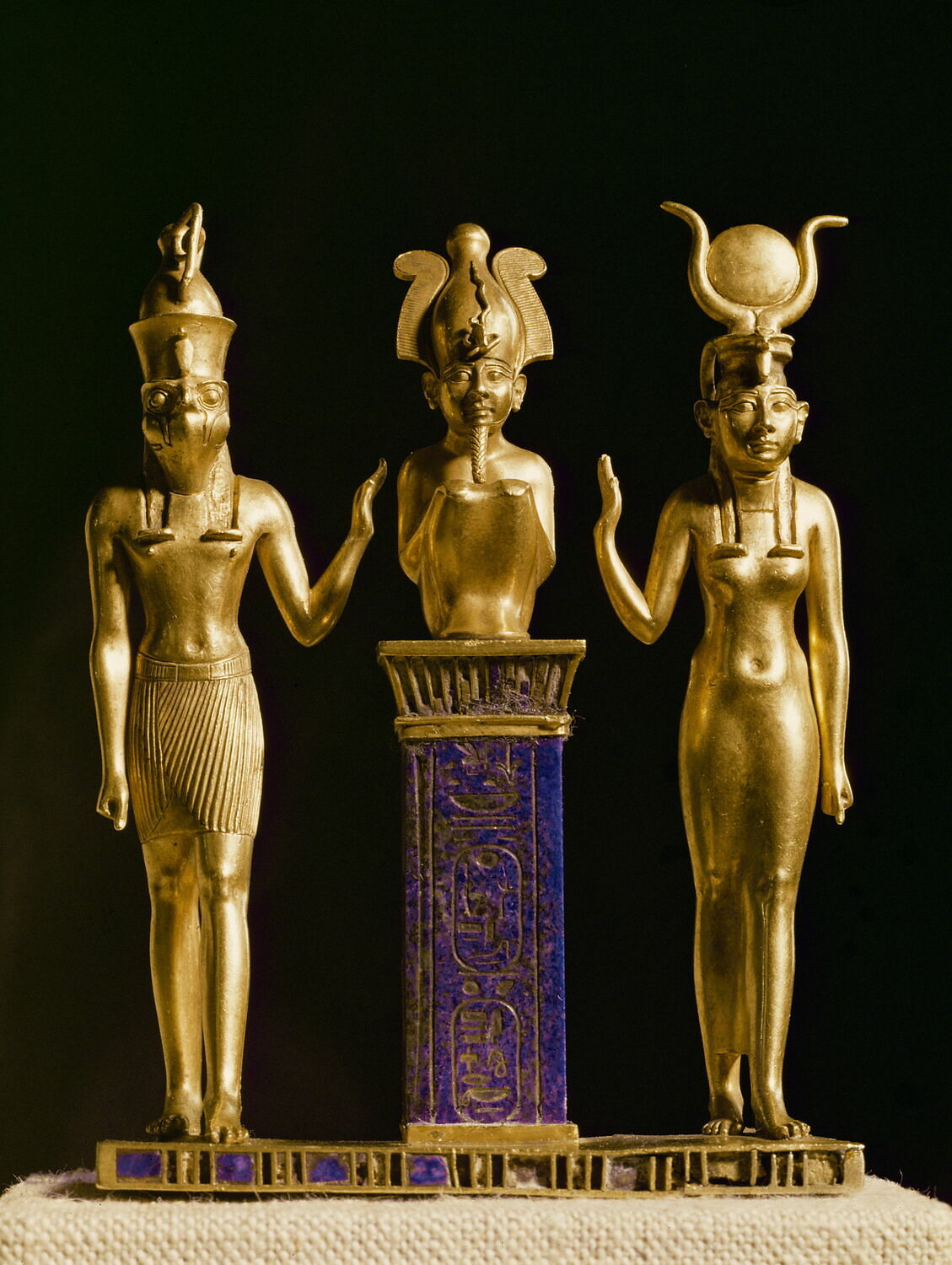 pendentif ; Triade d'Osorkon - Louvre Collections