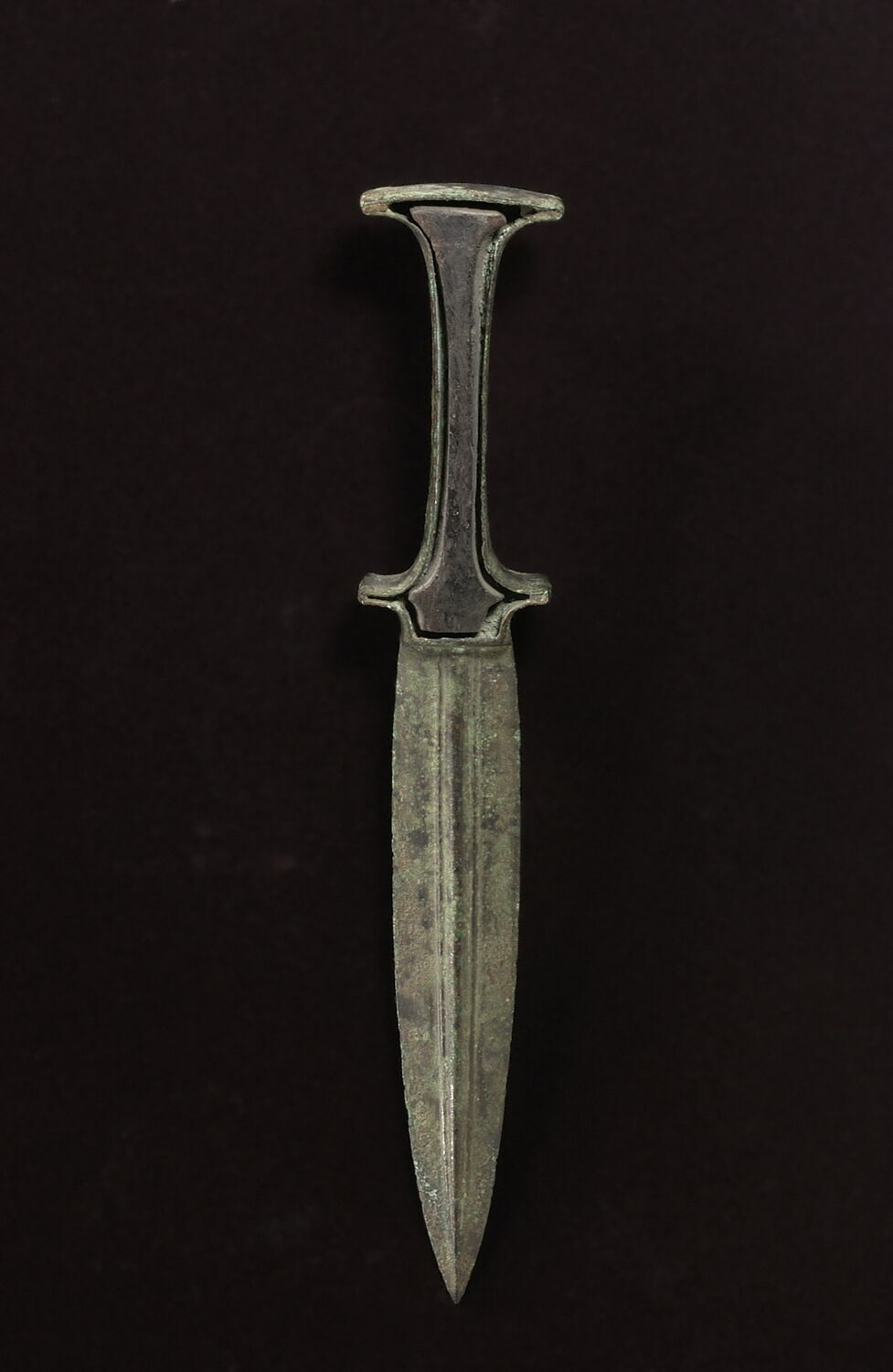 poignard ; poignard coulé en une seule pièce - Louvre site des collections