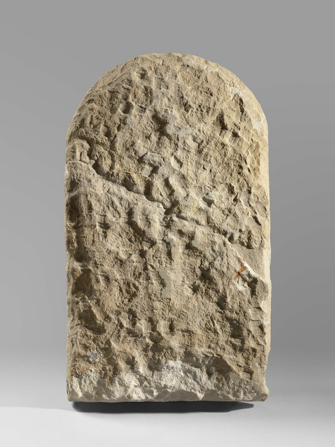 stèle cintrée - Louvre Collections