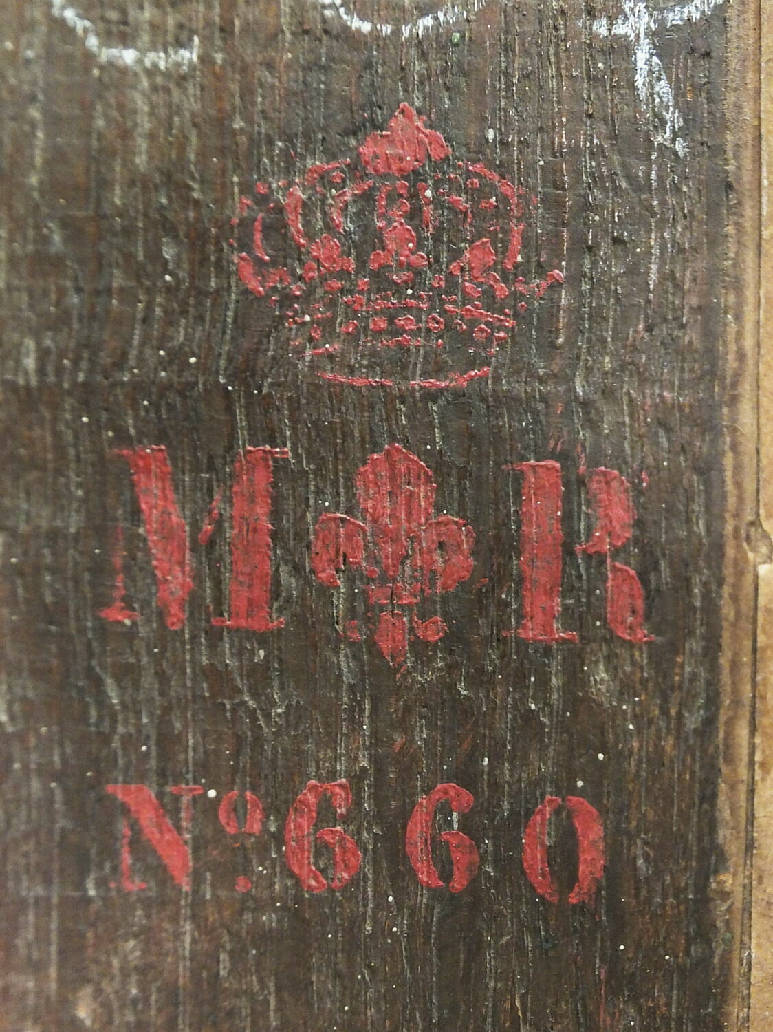 Femme tenant un coq mort - Louvre site des collections