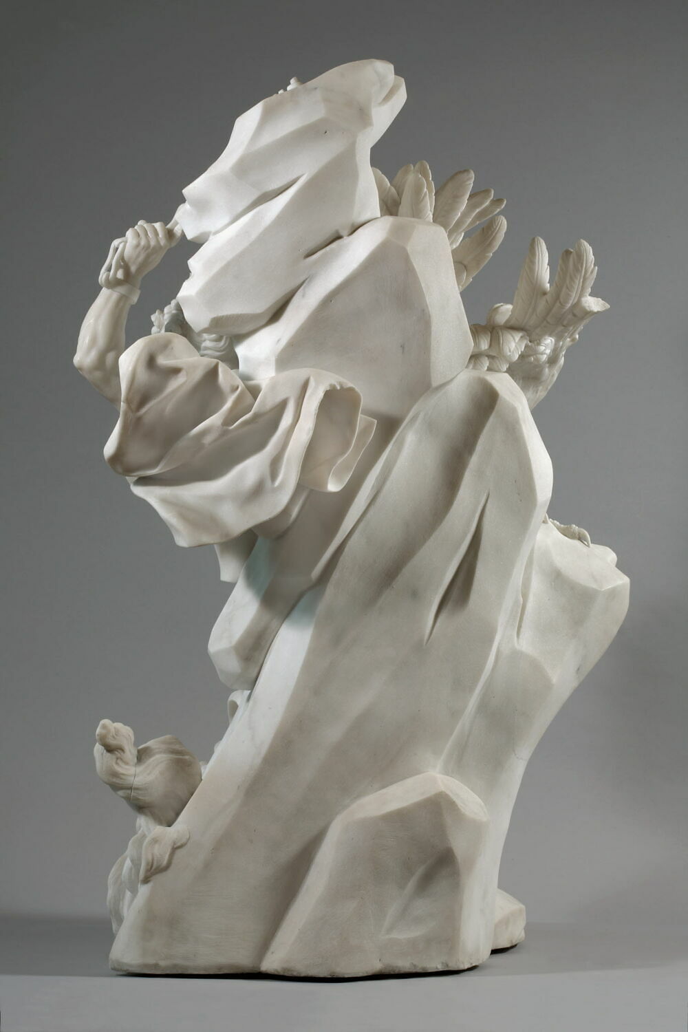 Prométhée attaché sur le mont Caucase, un aigle lui dévore le foie ...