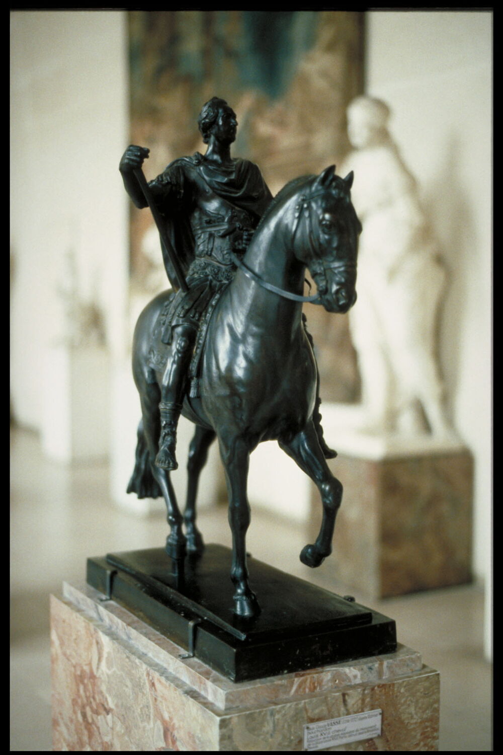 Louis XV à cheval en costume romain - Louvre site des collections