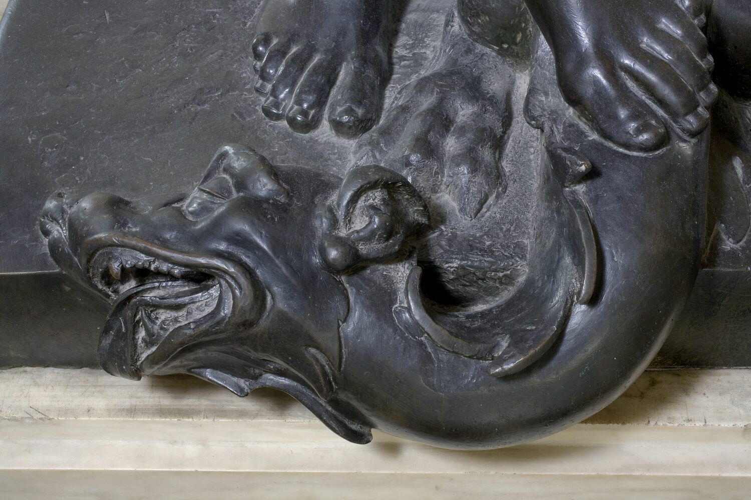 Apollon vainqueur du serpent Python - Louvre site des collections