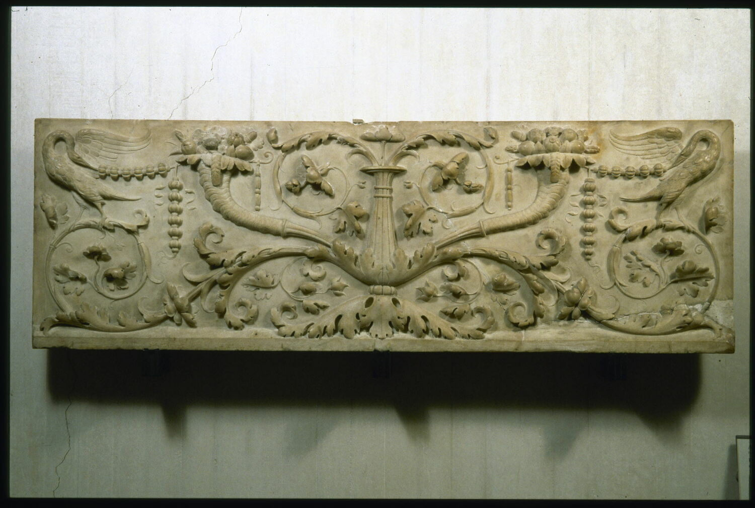 Frise à décor d'oiseaux, de rinceaux et cornes d'abondance - Louvre ...