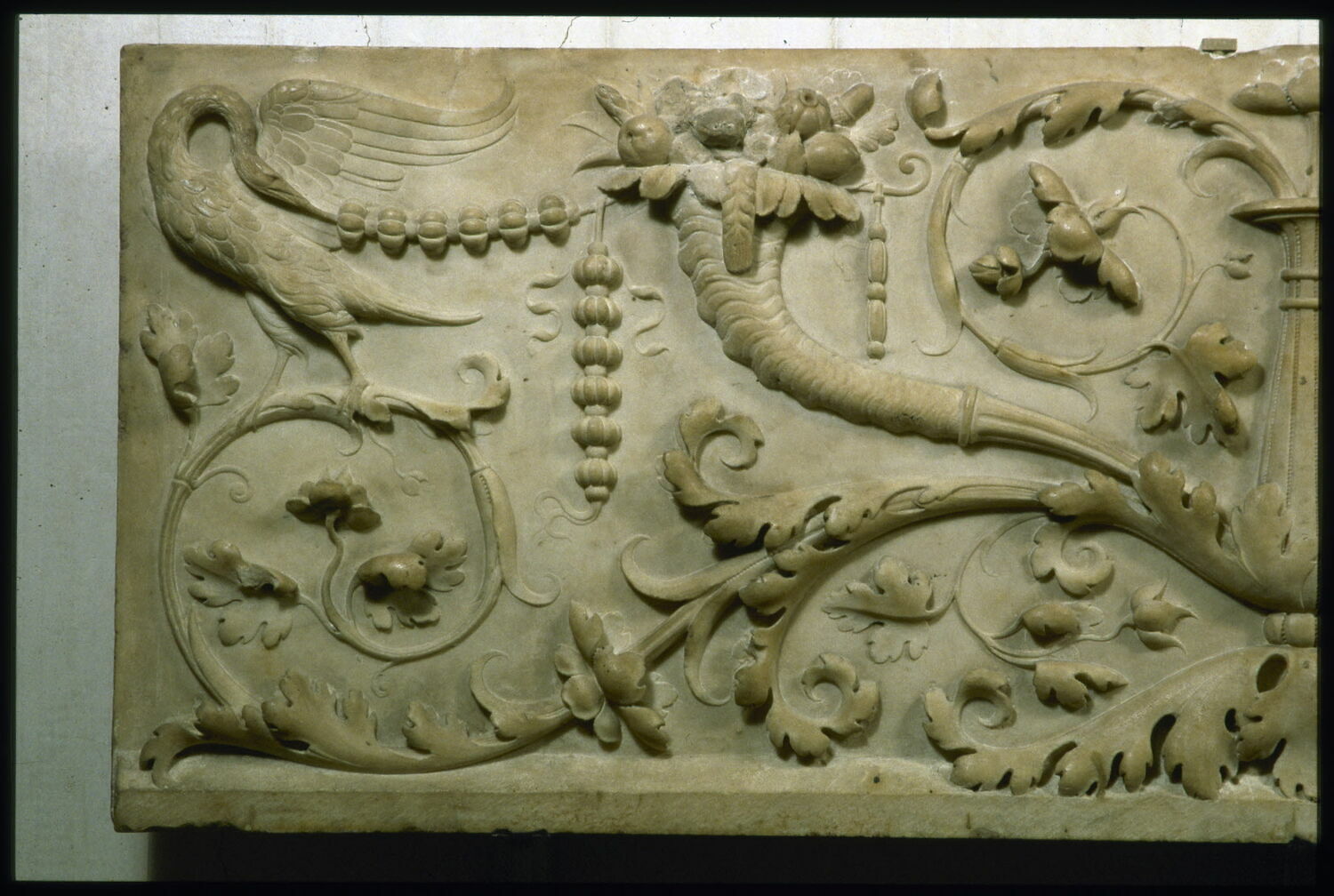 Frise à décor d'oiseaux, de rinceaux et cornes d'abondance - Louvre ...