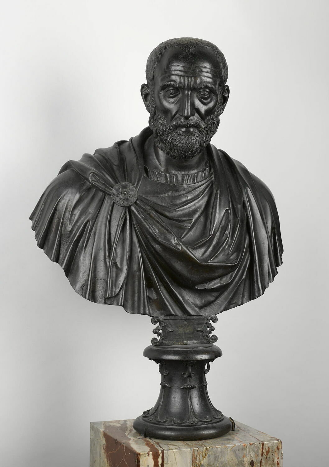 Buste d'un Romain - Louvre site des collections