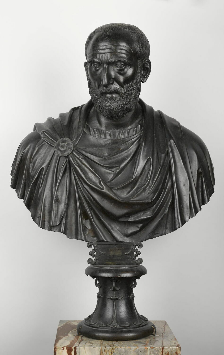Buste d'un Romain - Louvre site des collections