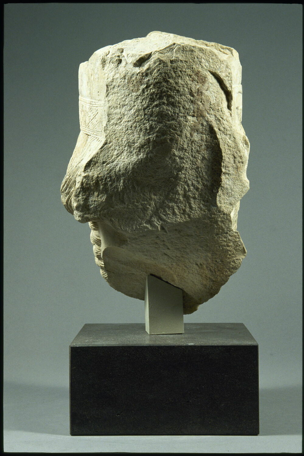 Tête d'évêque mitré - Louvre site des collections