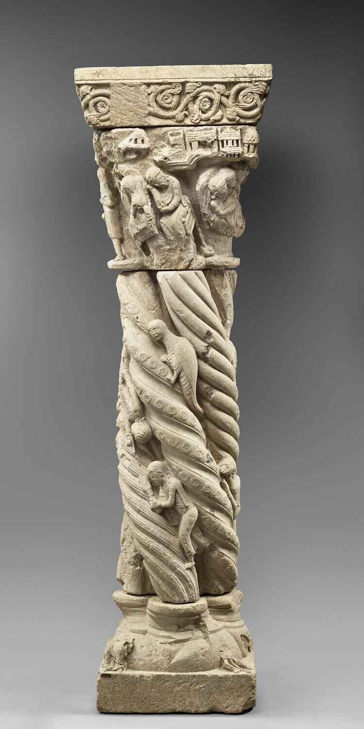 Colonne torse et chapiteau historiés : personnages et êtres ...