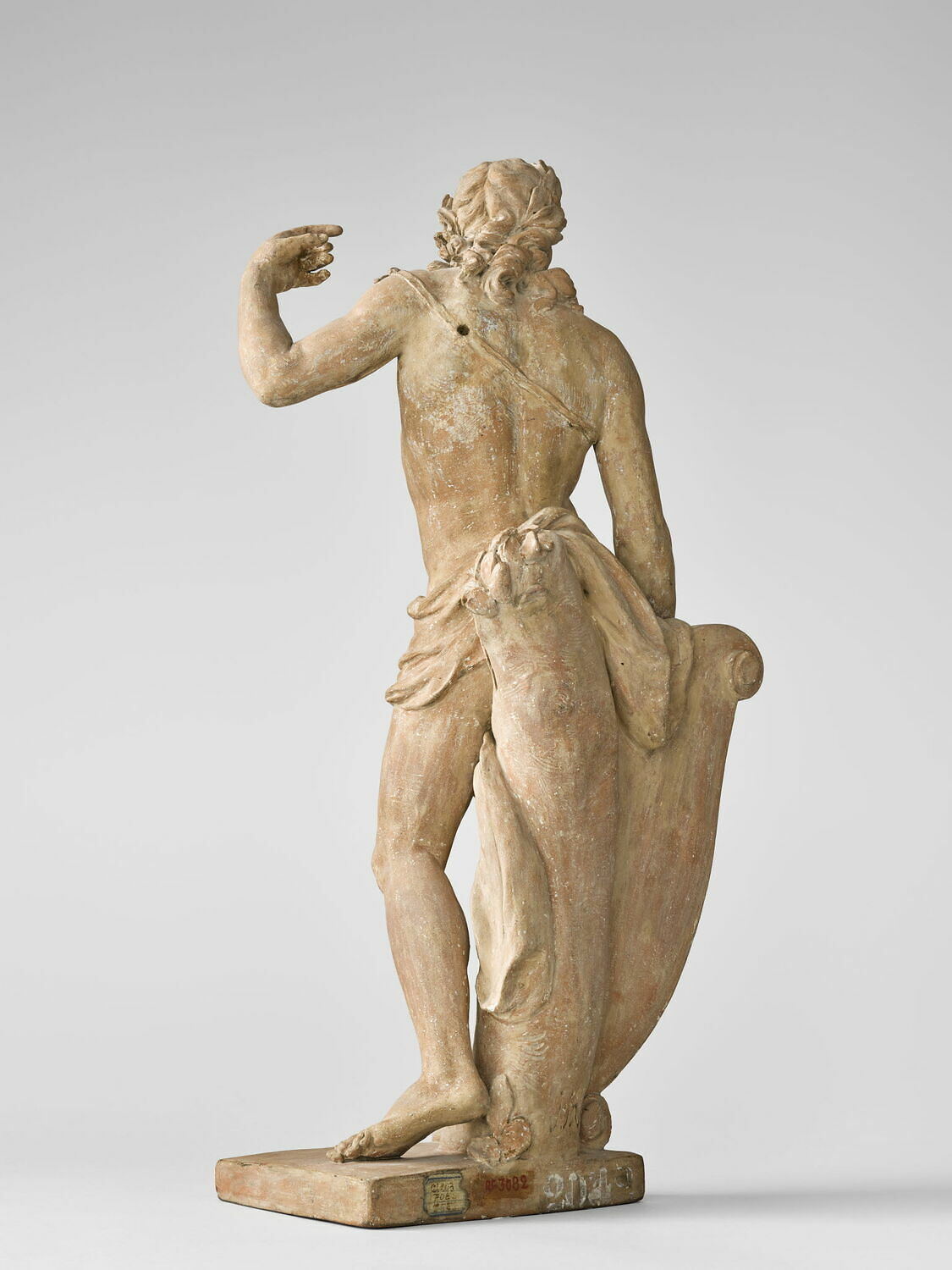 Apollon debout appuyé sur sa lyre - Louvre site des collections