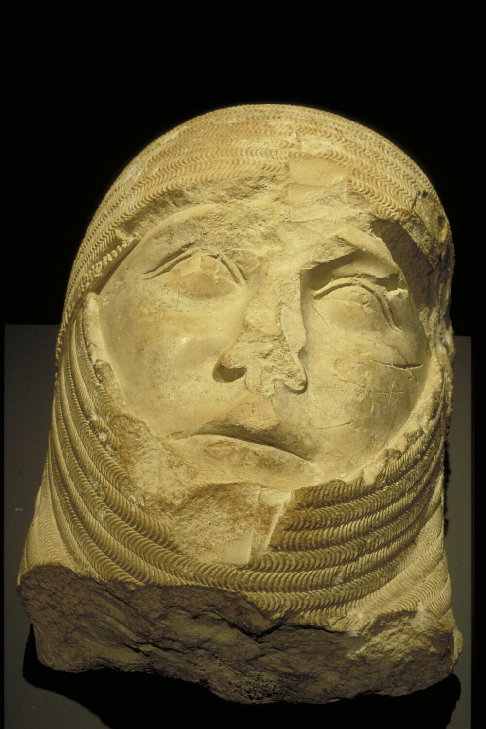 Tête de chevalier coiffé d'une cotte de mailles - Louvre site des ...