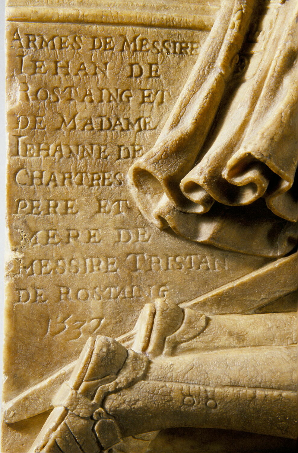 Jean de Rostaing en oraison devant une statue de saint Jean-Baptiste ...