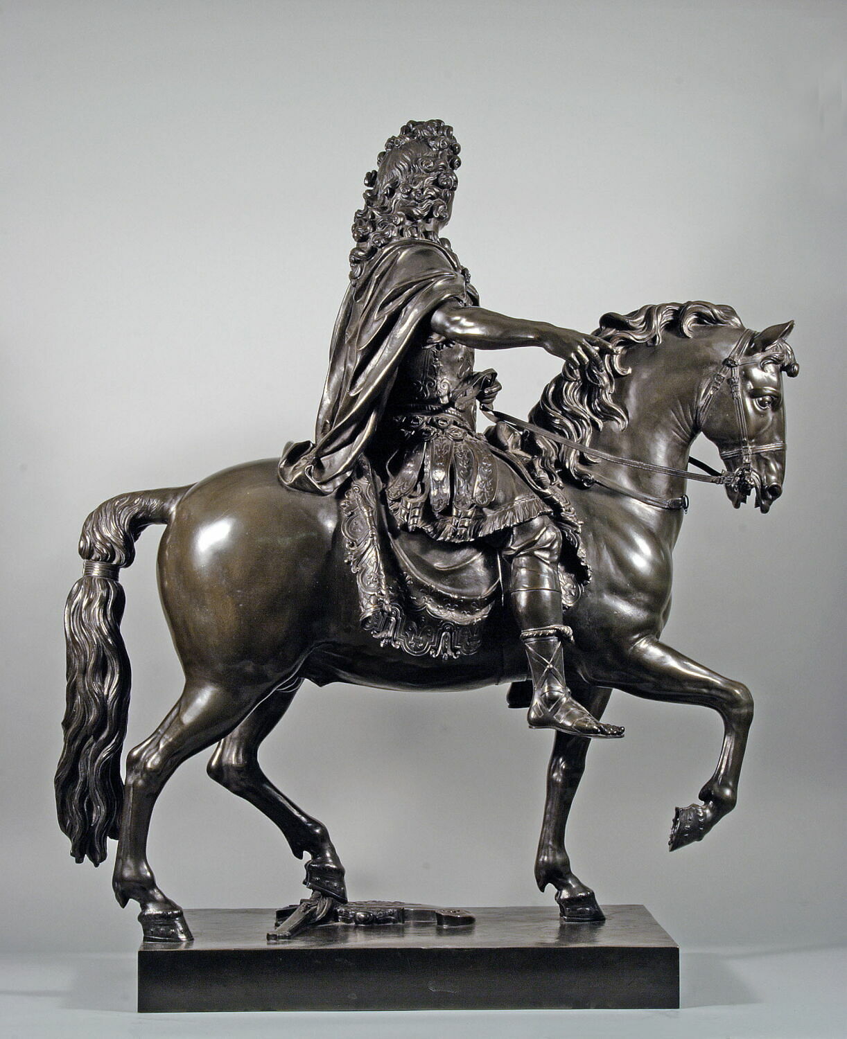 Louis XIV statue équestre d'après Celle de Girardon - Louvre site des ...