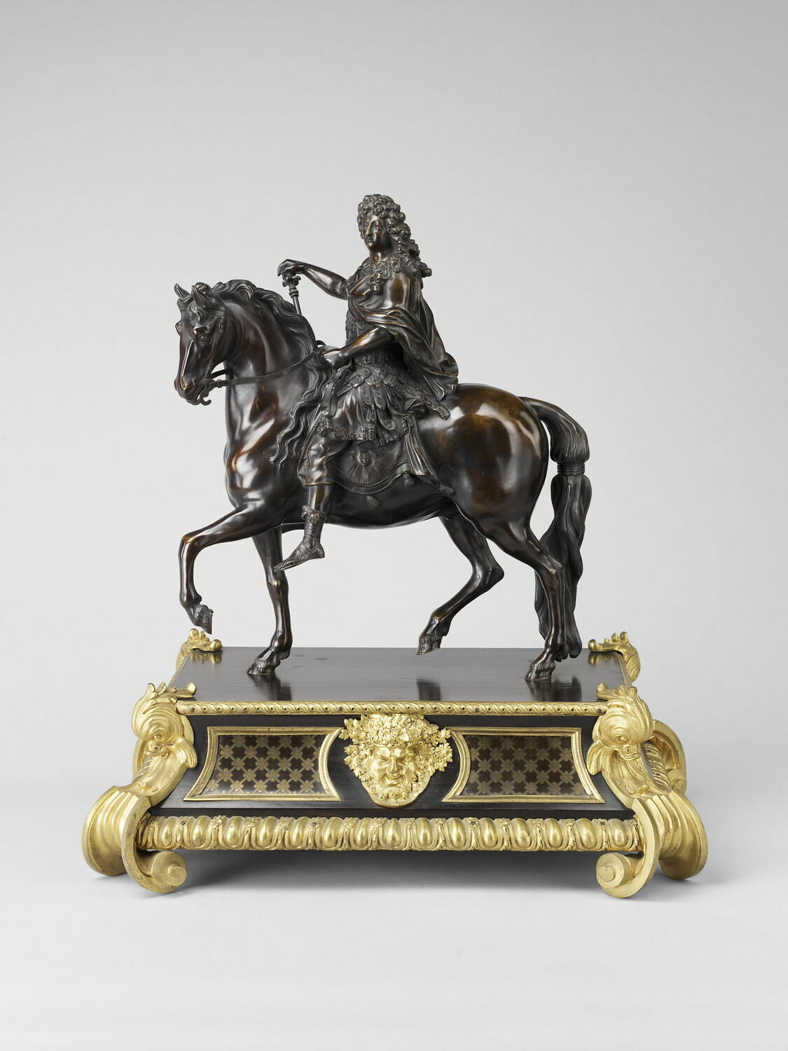 Statue équestre de Louis XIV en empereur romain - Louvre site des ...