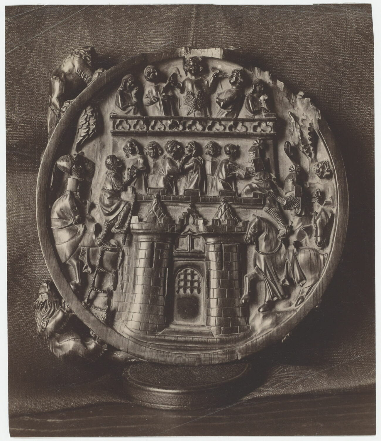 Valve de miroir : la Prise du château d'Amour - Louvre site des collections