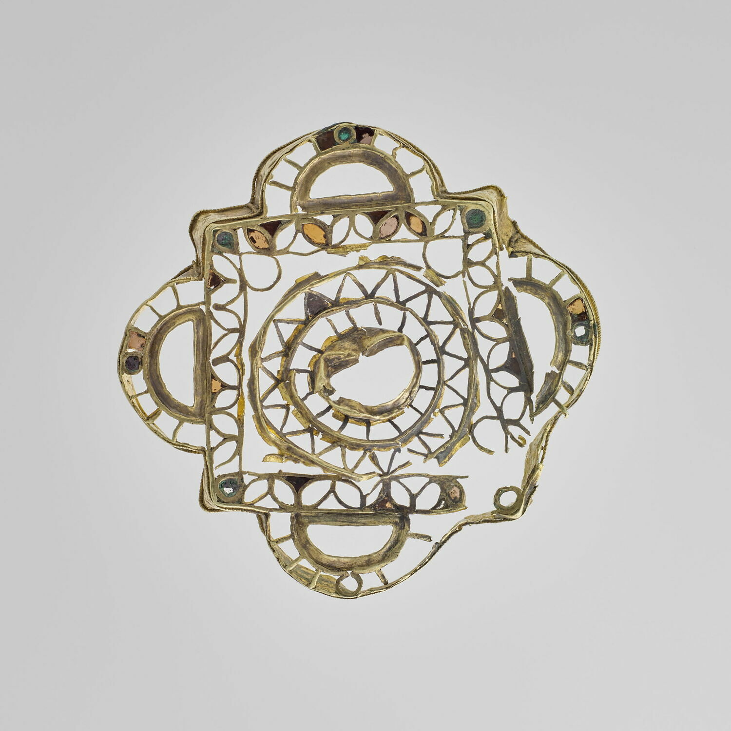 Fibule mérovingienne - Louvre site des collections