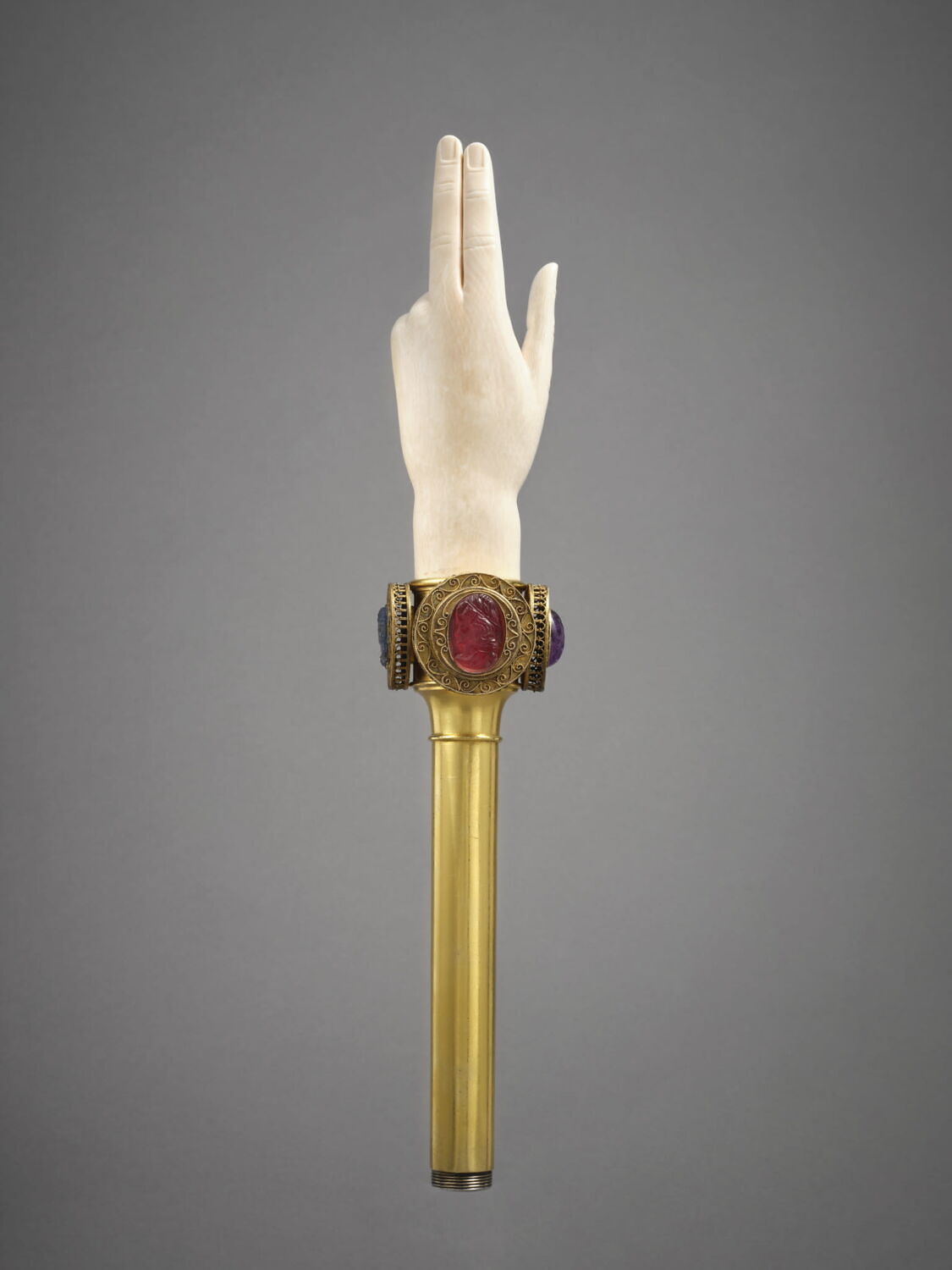 Main de Justice du Sacre avec anneau de Saint-Denis - Louvre site des ...