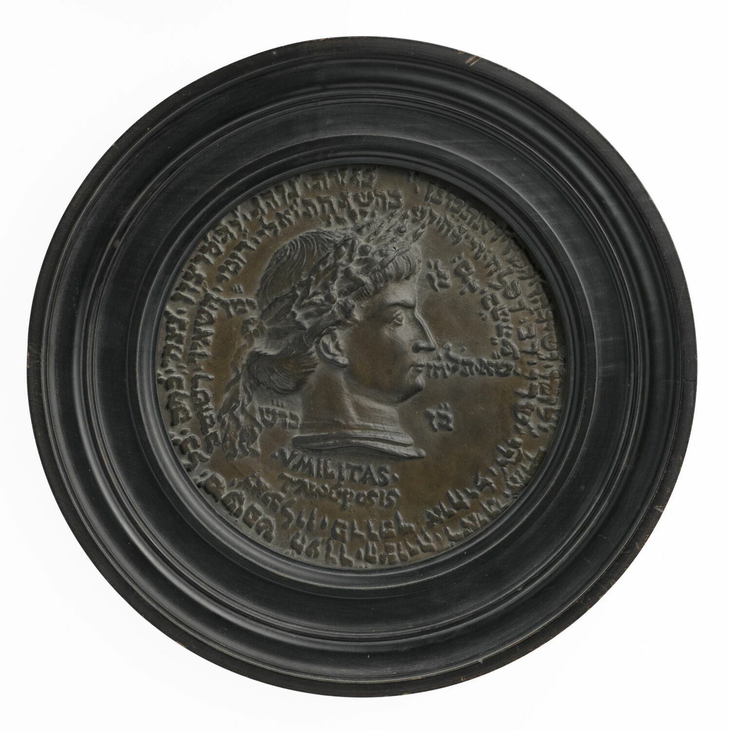 Médaillon : Tête d'homme lauré, profil à droite - Louvre site des ...