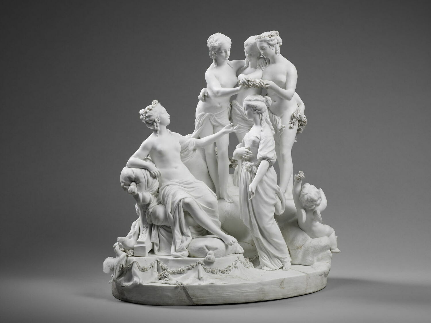 Biscuit : Vénus faisant couronner la Beauté par les Grâces - Louvre ...