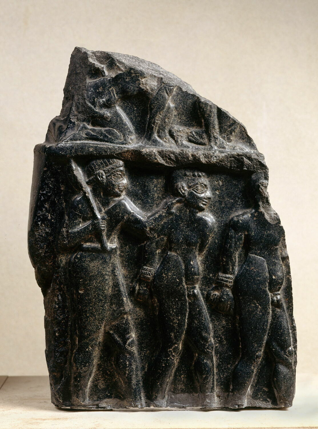 Fragment d'une stèle de victoire d'un roi d'Akkad - Louvre site des ...