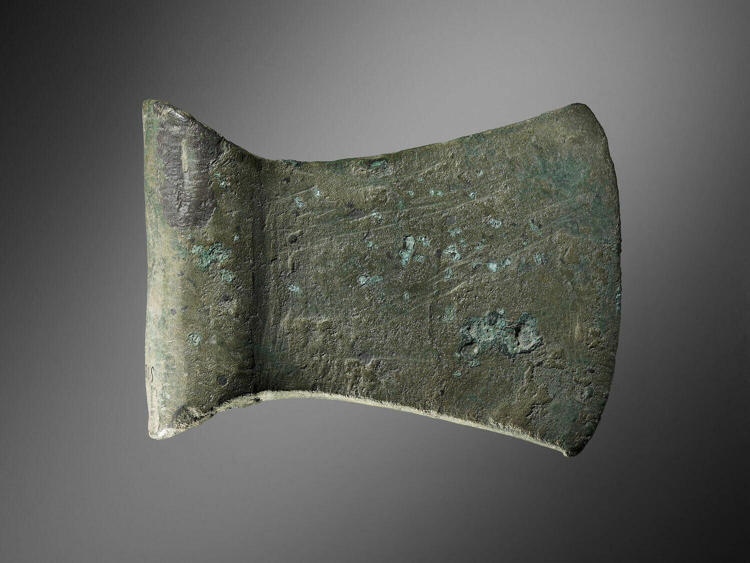 hache - Louvre site des collections