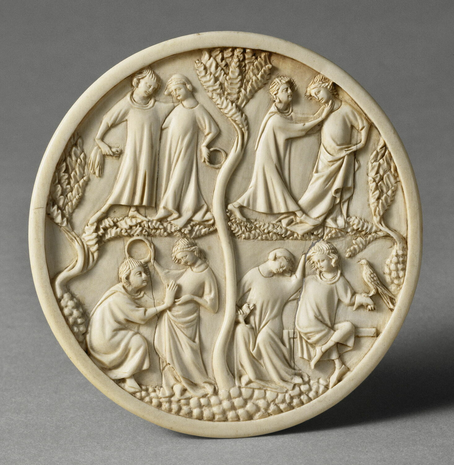 Paire de valves de miroir : Scènes courtoises - Louvre Collections