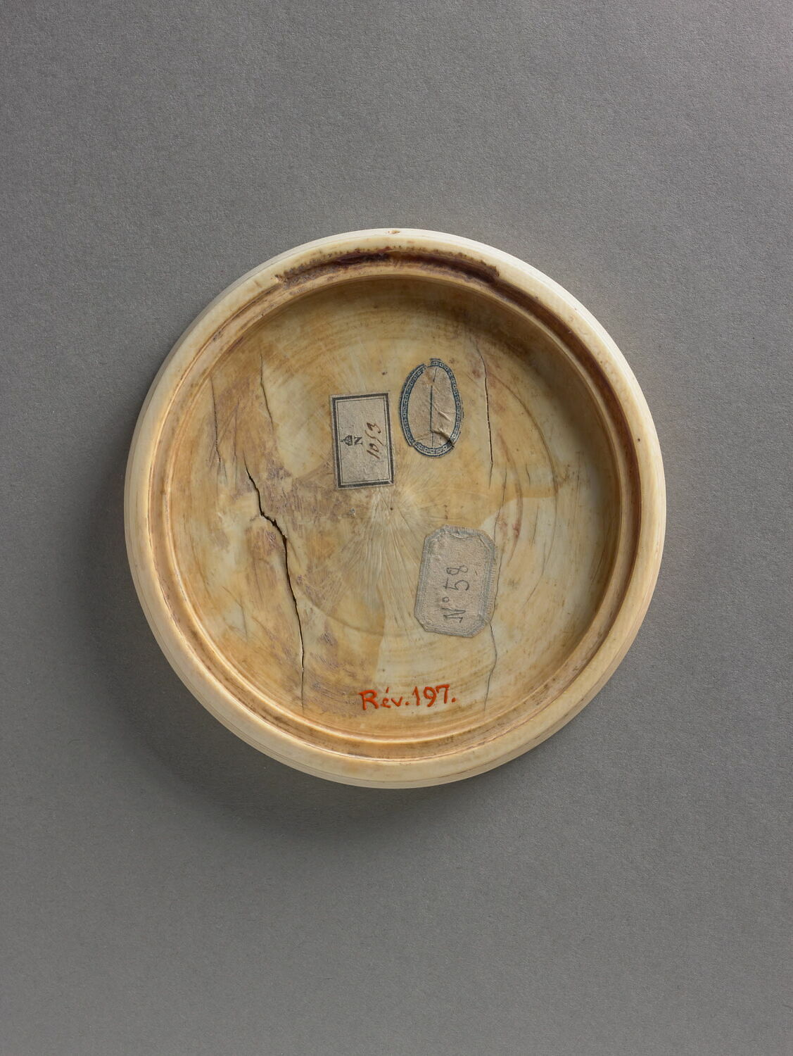 Paire de valves de miroir : scènes courtoises - Louvre site des collections