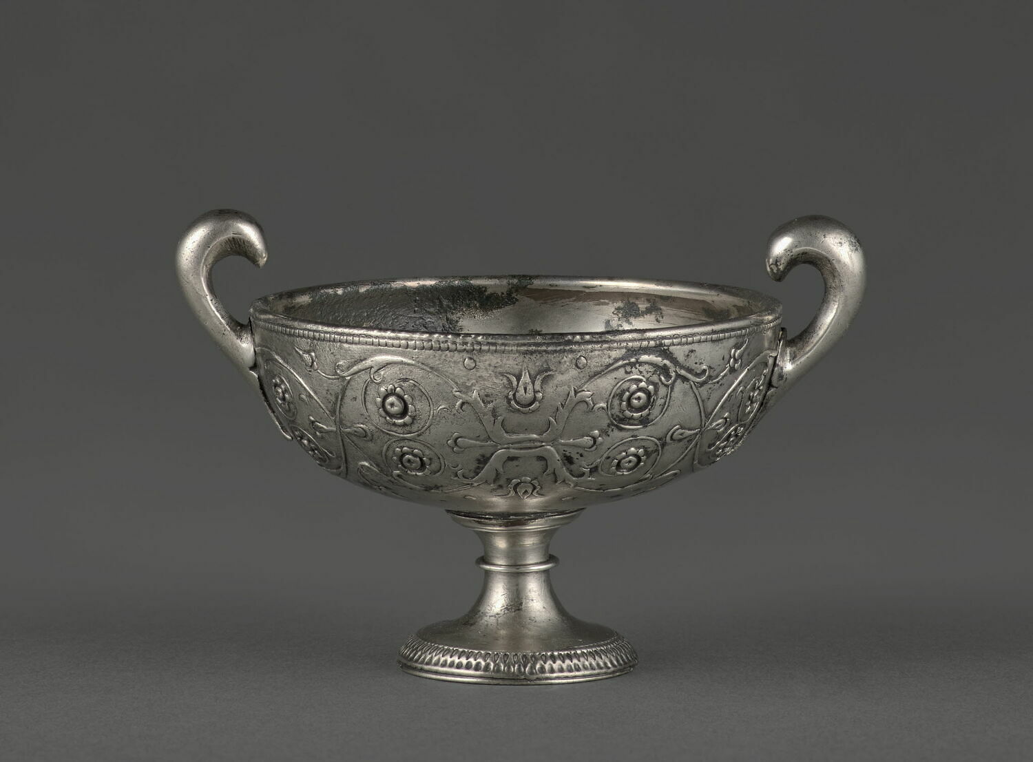 Trésor de Boscoreale : coupe - Louvre site des collections