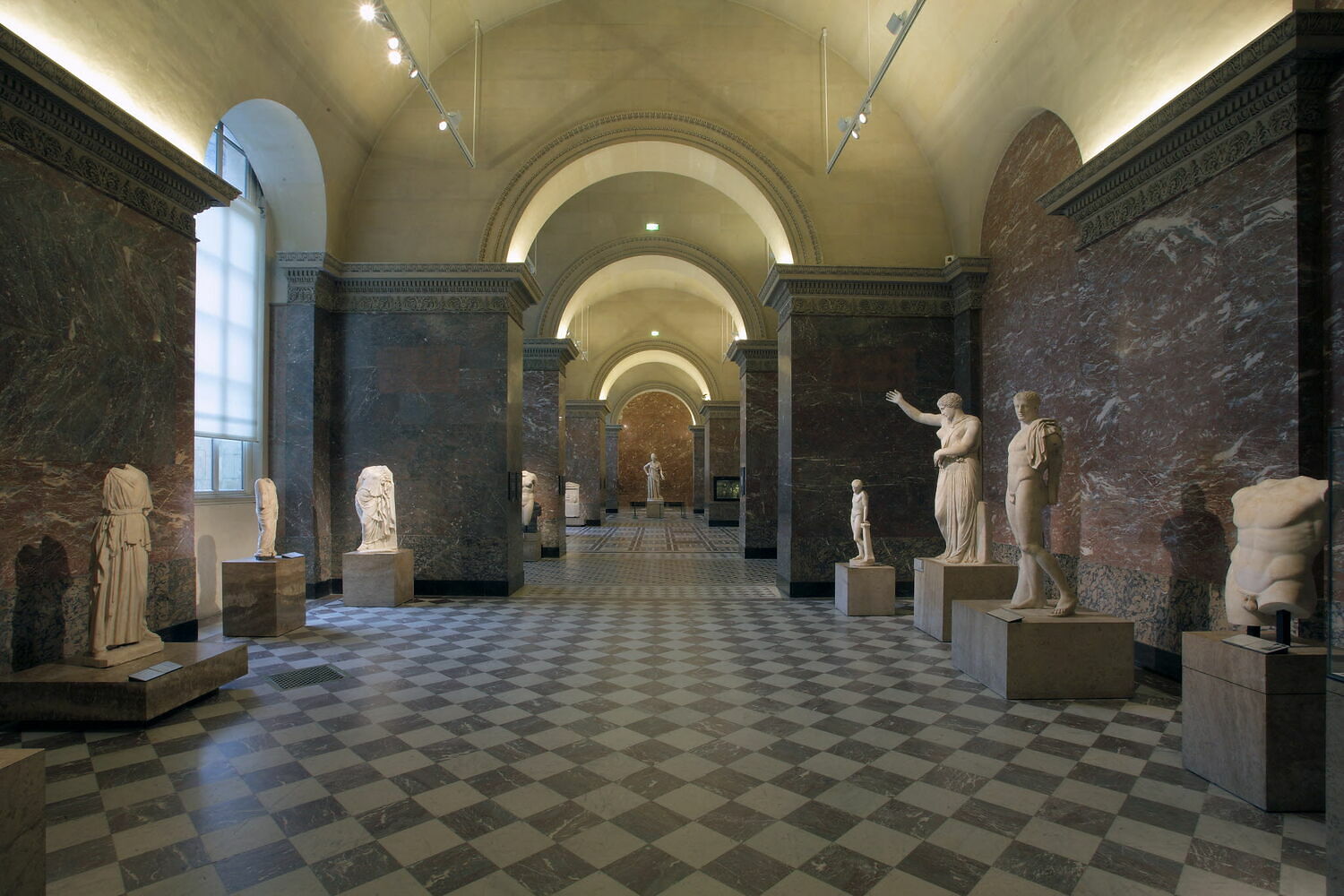 Athéna Mattéi - Louvre site des collections