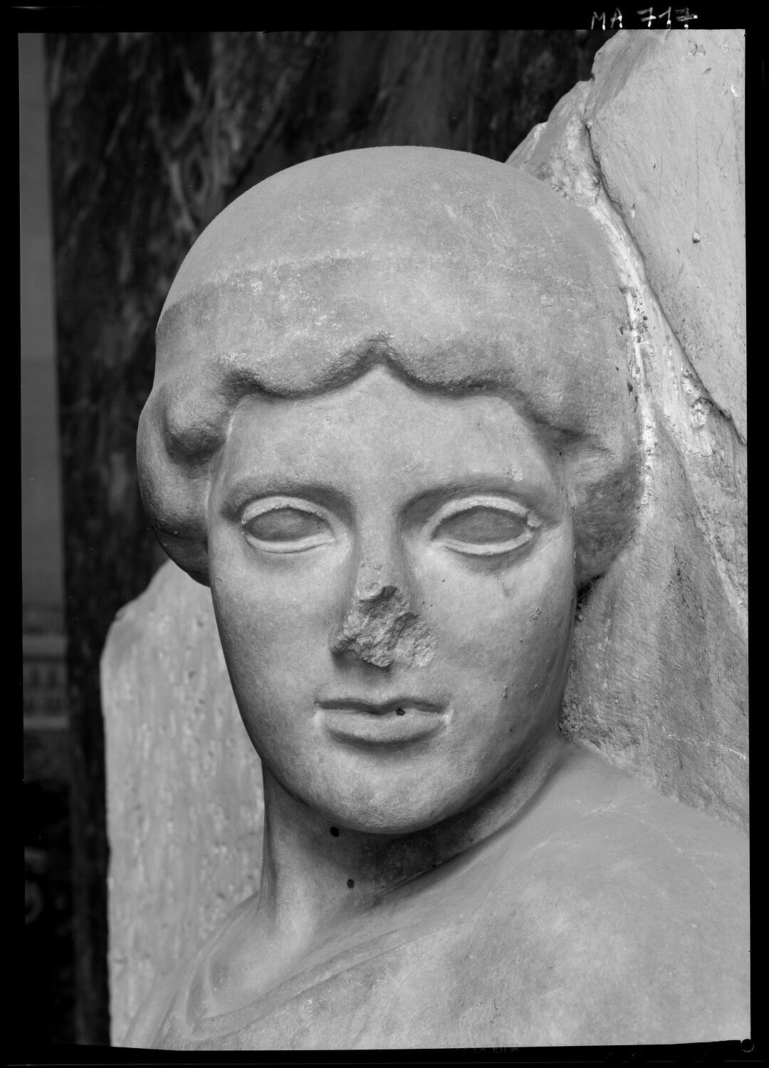 Métope du temple de Zeus à Olympie, Héraclès et les oiseaux du lac ...