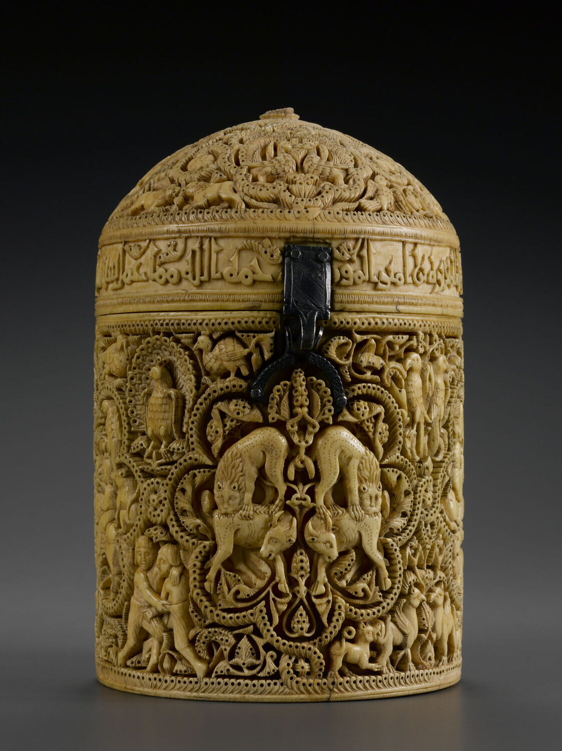 Pyxide au nom d'al-Mughira - Louvre site des collections