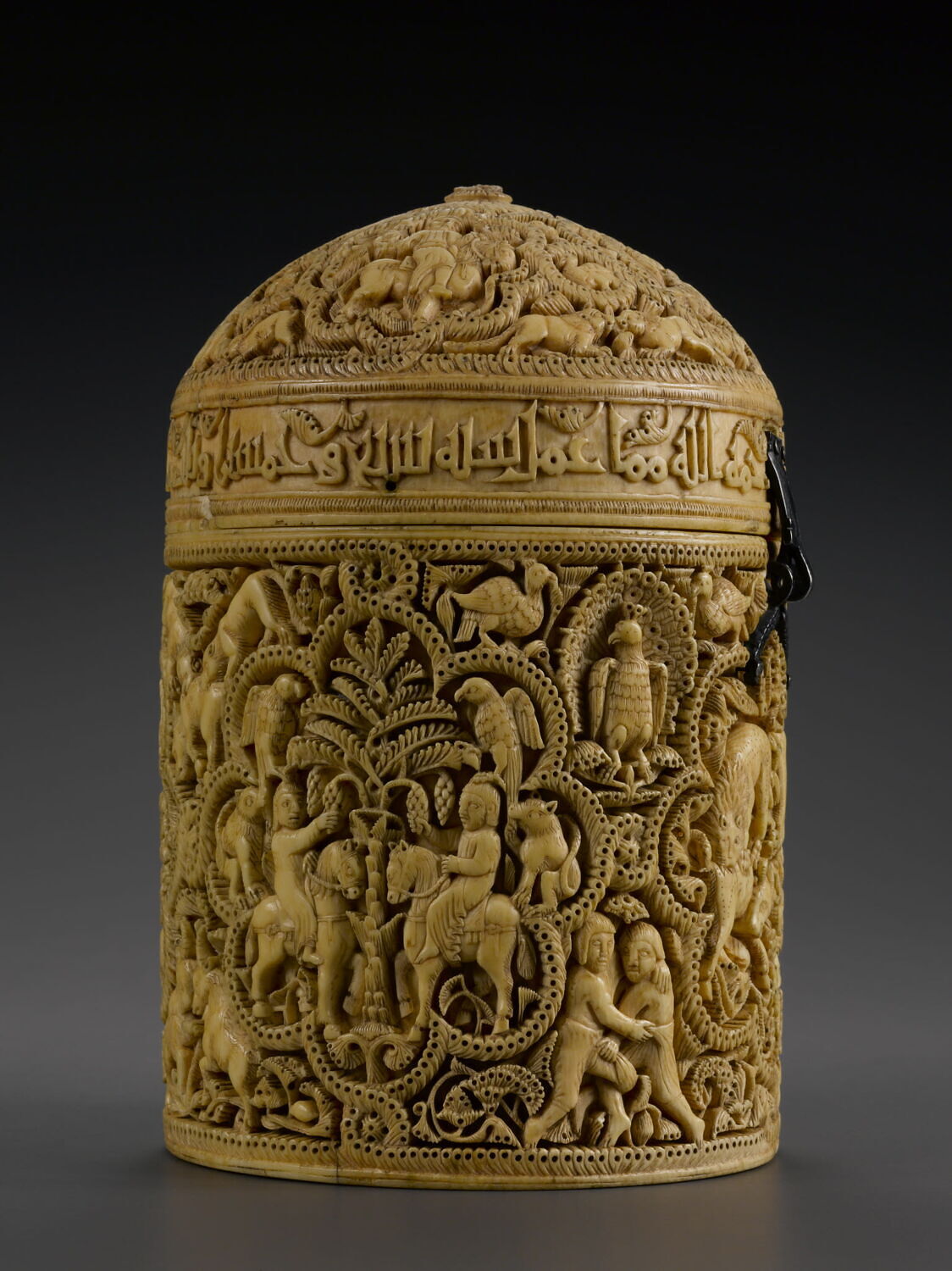 Pyxide au nom d'al-Mughira - Louvre site des collections
