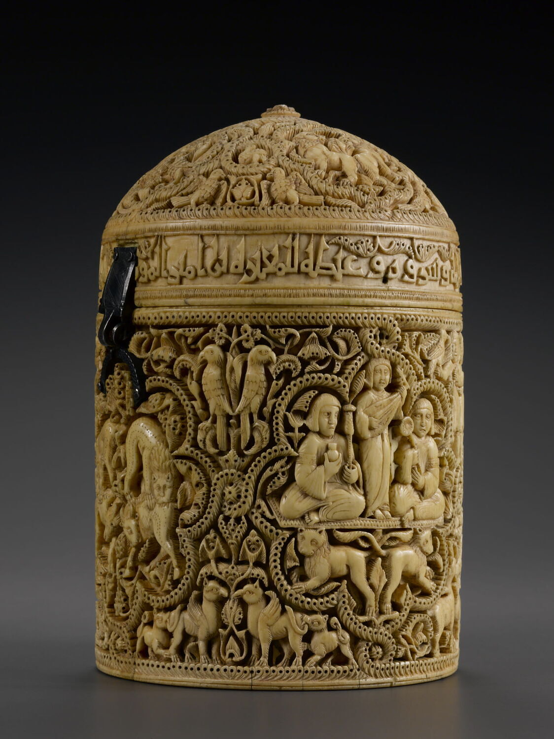 Pyxide au nom d'al-Mughira - Louvre site des collections
