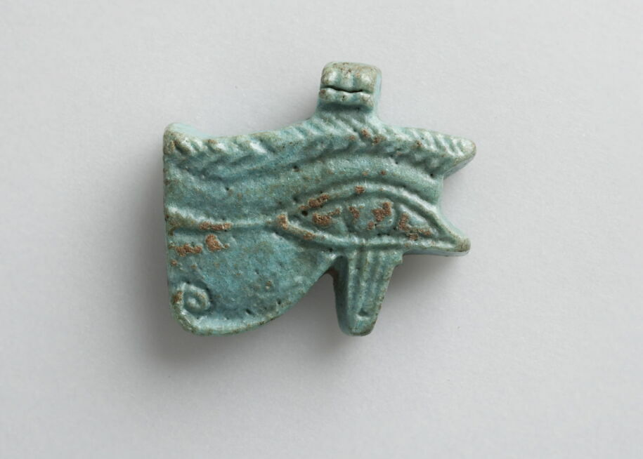 amulette oudjat simple biface - Louvre site des collections