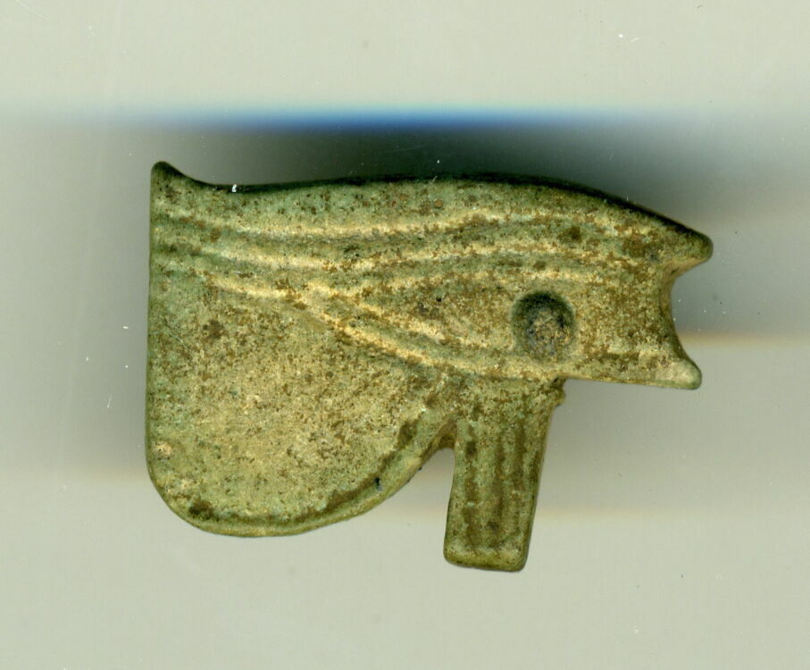 amulette oudjat simple monoface - Louvre site des collections