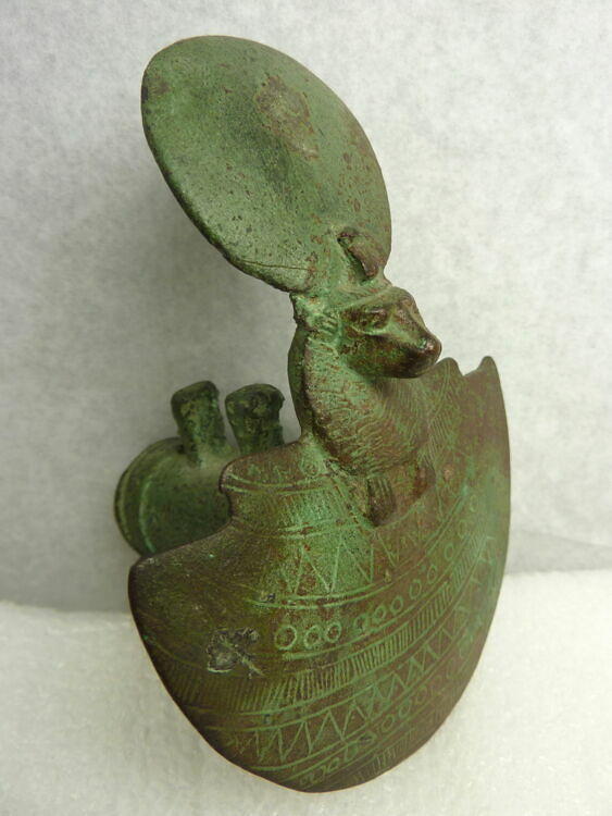 égide - Louvre site des collections