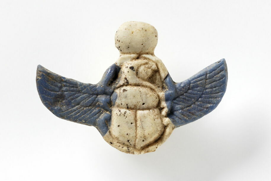 amulette ; incrustation - Louvre site des collections