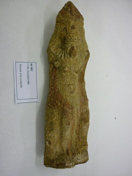 figurine d'Isis canéphore - Louvre site des collections