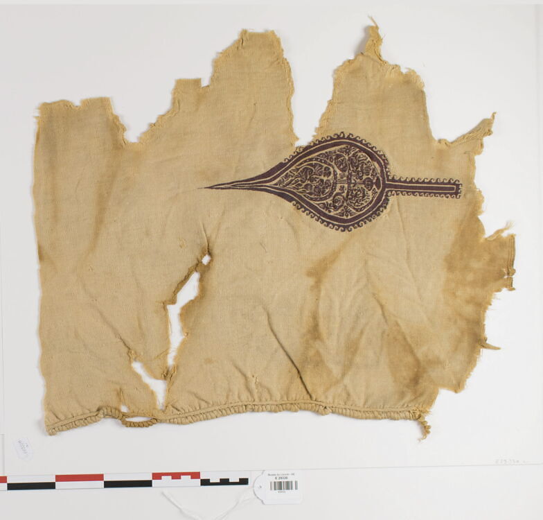 mantelet ; fragment - Louvre site des collections
