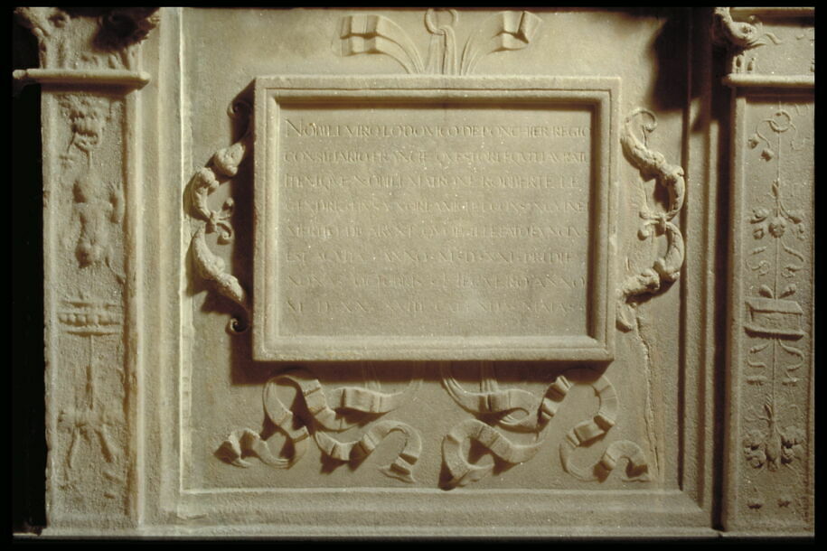 Niche et inscription 1 (à droite) - Louvre Collections