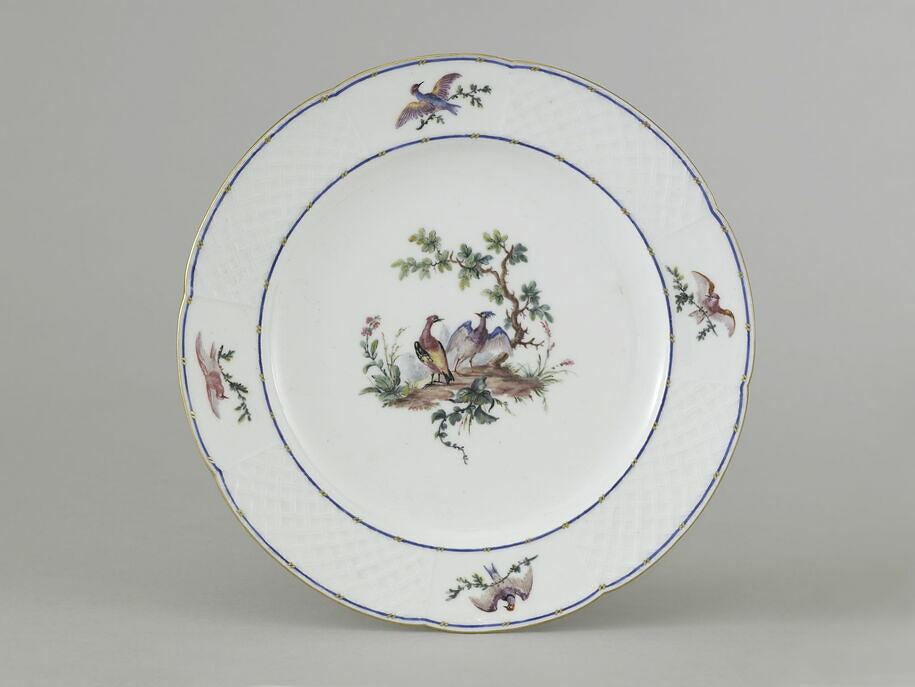 Assiette au marli blanc, à décor d'oiseaux polychromes - Louvre site ...