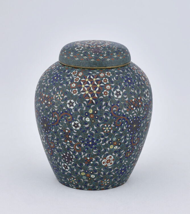 Vase de forme ovoïde, avec couvercle - Louvre site des collections