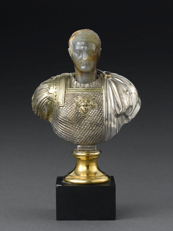 Buste de l'empereur Domitien - Louvre site des collections