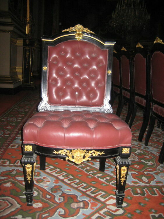 Chaise en bois noir de style Louis XIV. - Louvre Collections