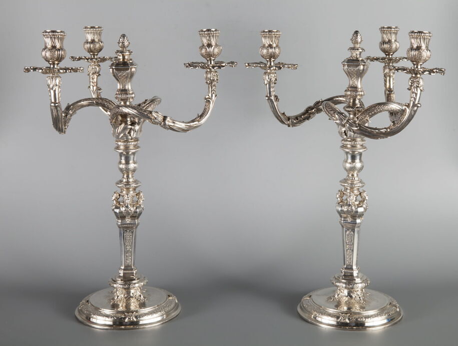 Grand flambeau (d'une paire) - Louvre site des collections