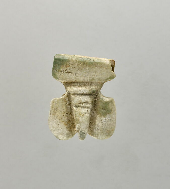 élément de collier ; amulette phallique - Louvre site des collections
