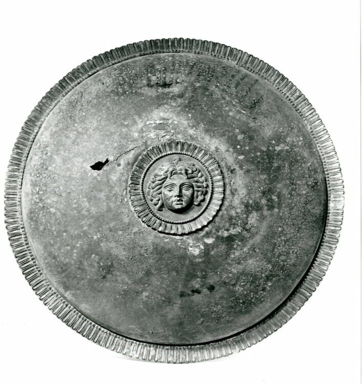 bouclier - Louvre site des collections