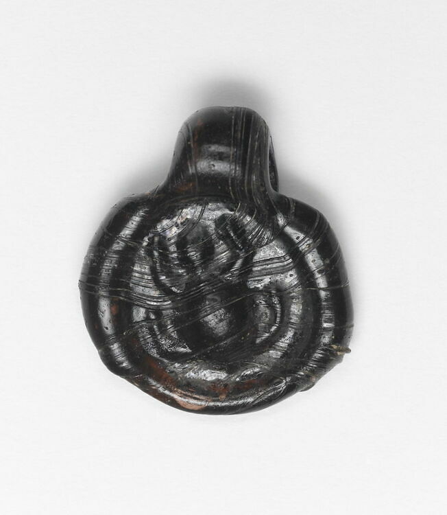 élément de collier ; amulette - Louvre site des collections