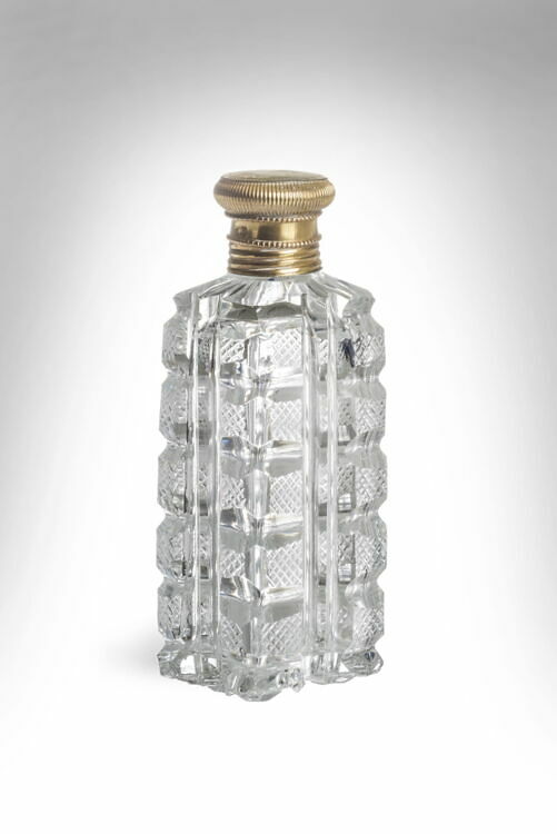 Flacon à parfum, d'un ensemble de six flacons avec coffret - Louvre ...