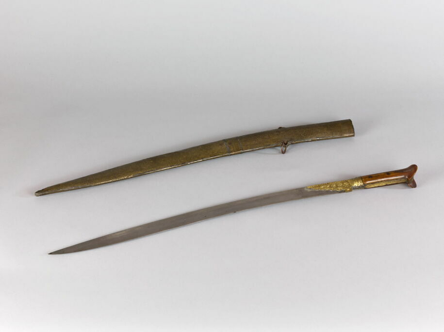 I found this in my grandfather’s home, what is it? : r/Archeology